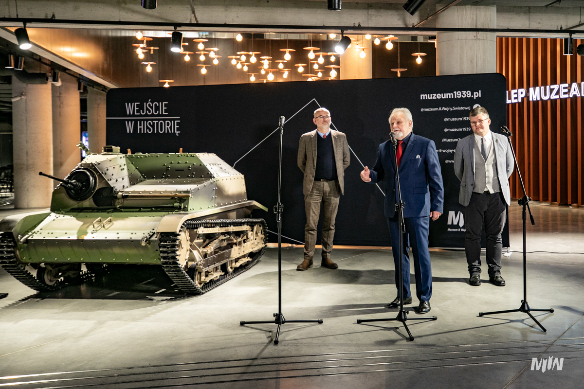 "Wejście w historię" - replika tankietki TK-S | Muzeum II Wojny Światowej